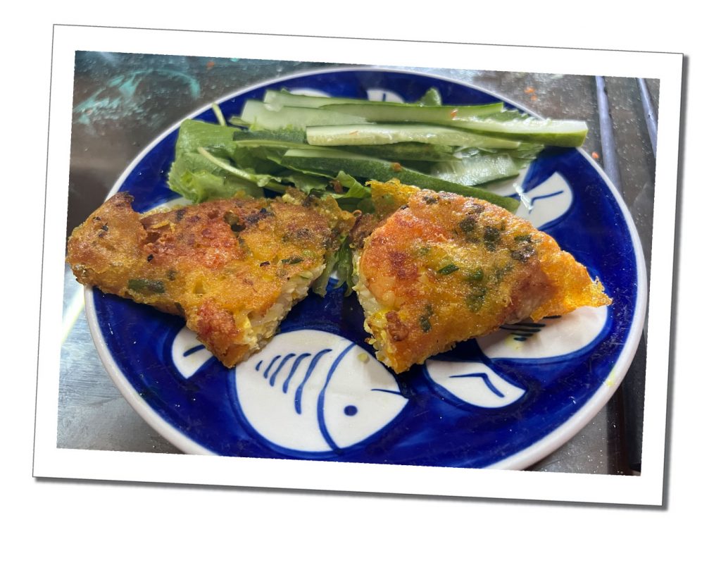 Eating Alone in a Restaurant – 21 Essential Tips for Solo Travellers ...